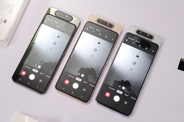 Đánh giá Samsung Galaxy A80: Camera “thụt thò” độc đáo, RAM 8GB, giá ...