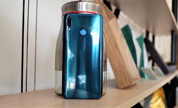 Đánh giá nhanh Huawei Y9 2019 tại Việt Nam: “Sát thủ giải trí” và trải ...
